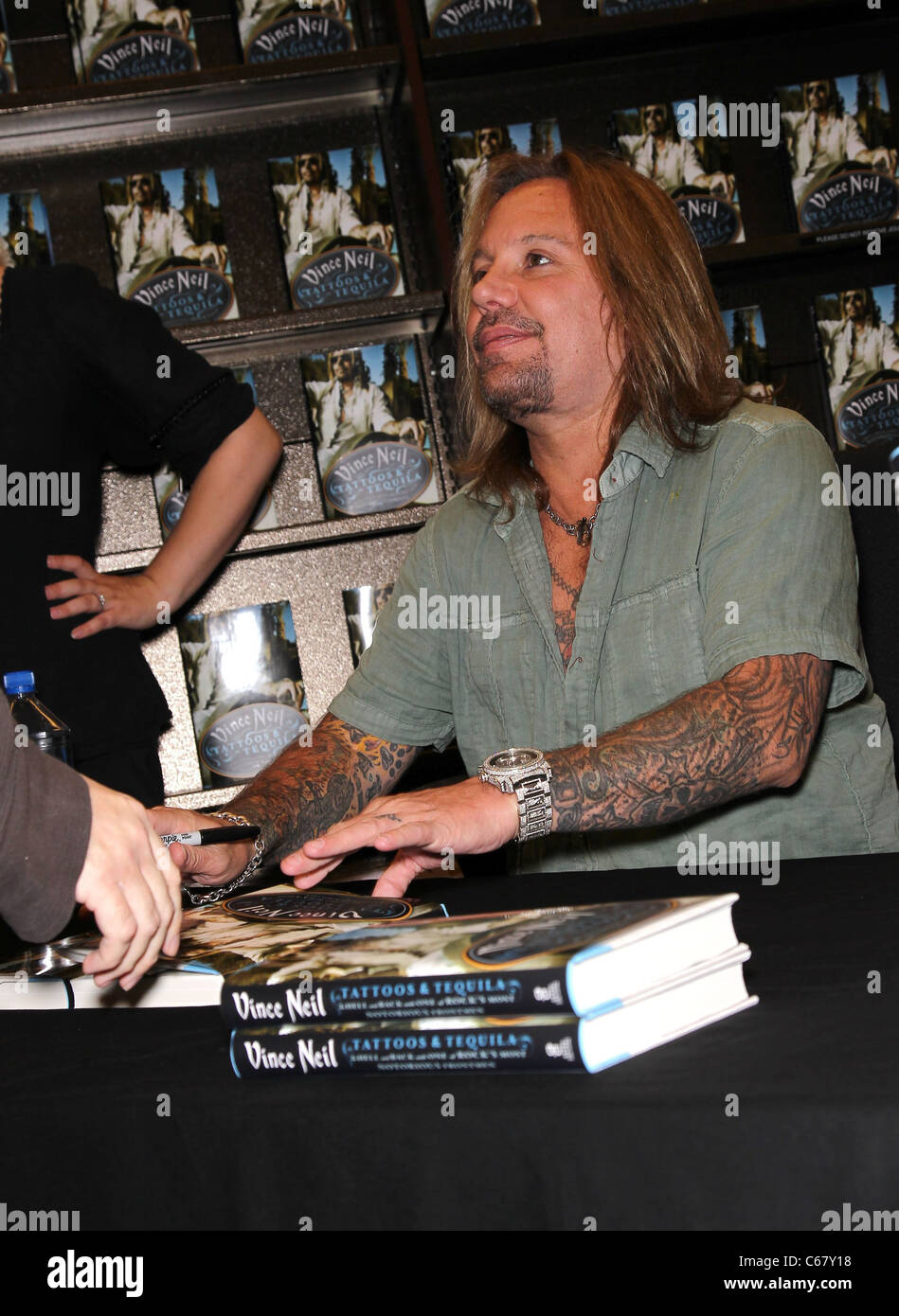 Vince Neil at in-store appearance for Vince Neil TATTOOS & TEQUILA Book ...