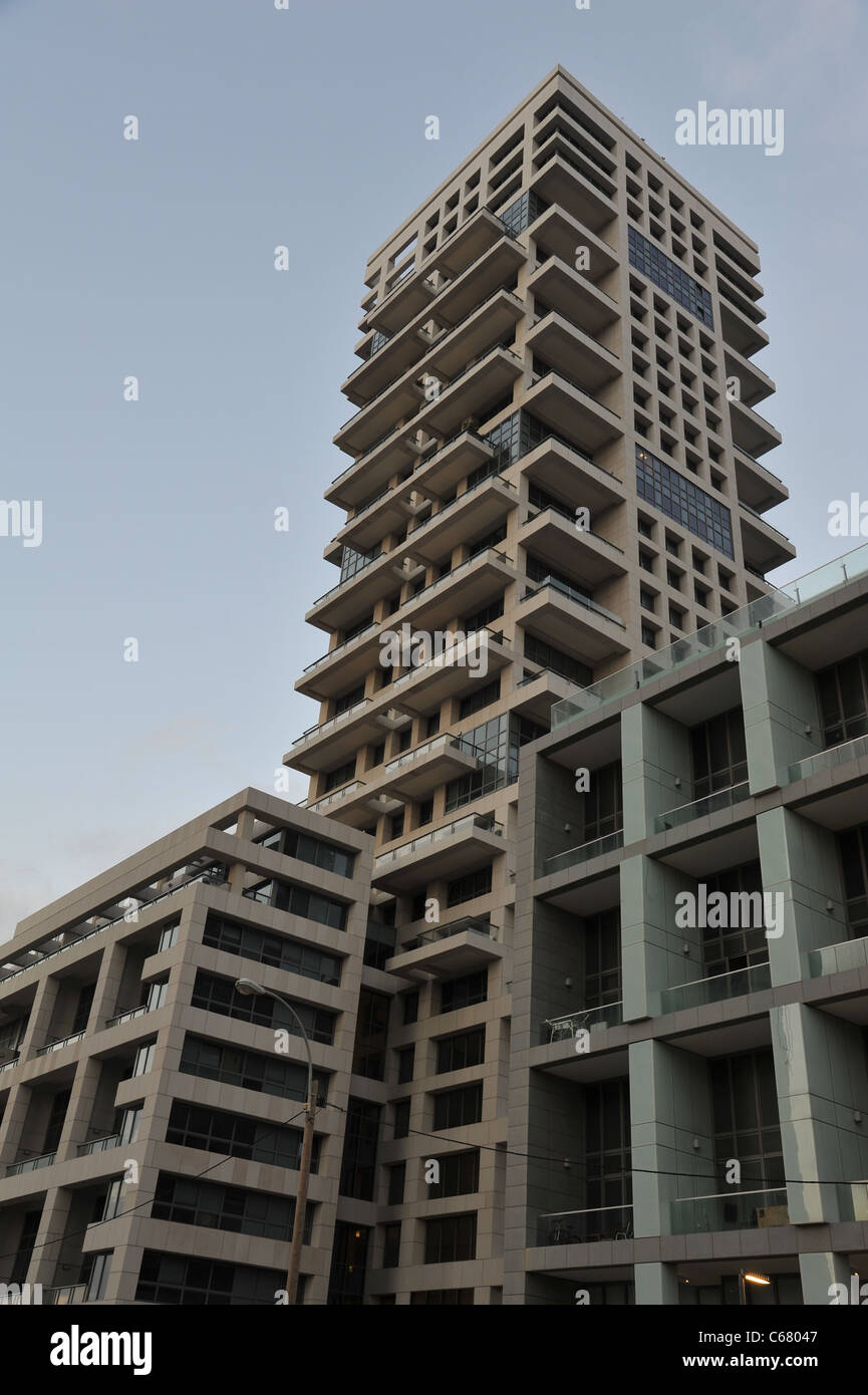 High building hi-res stock photography and images - Alamy