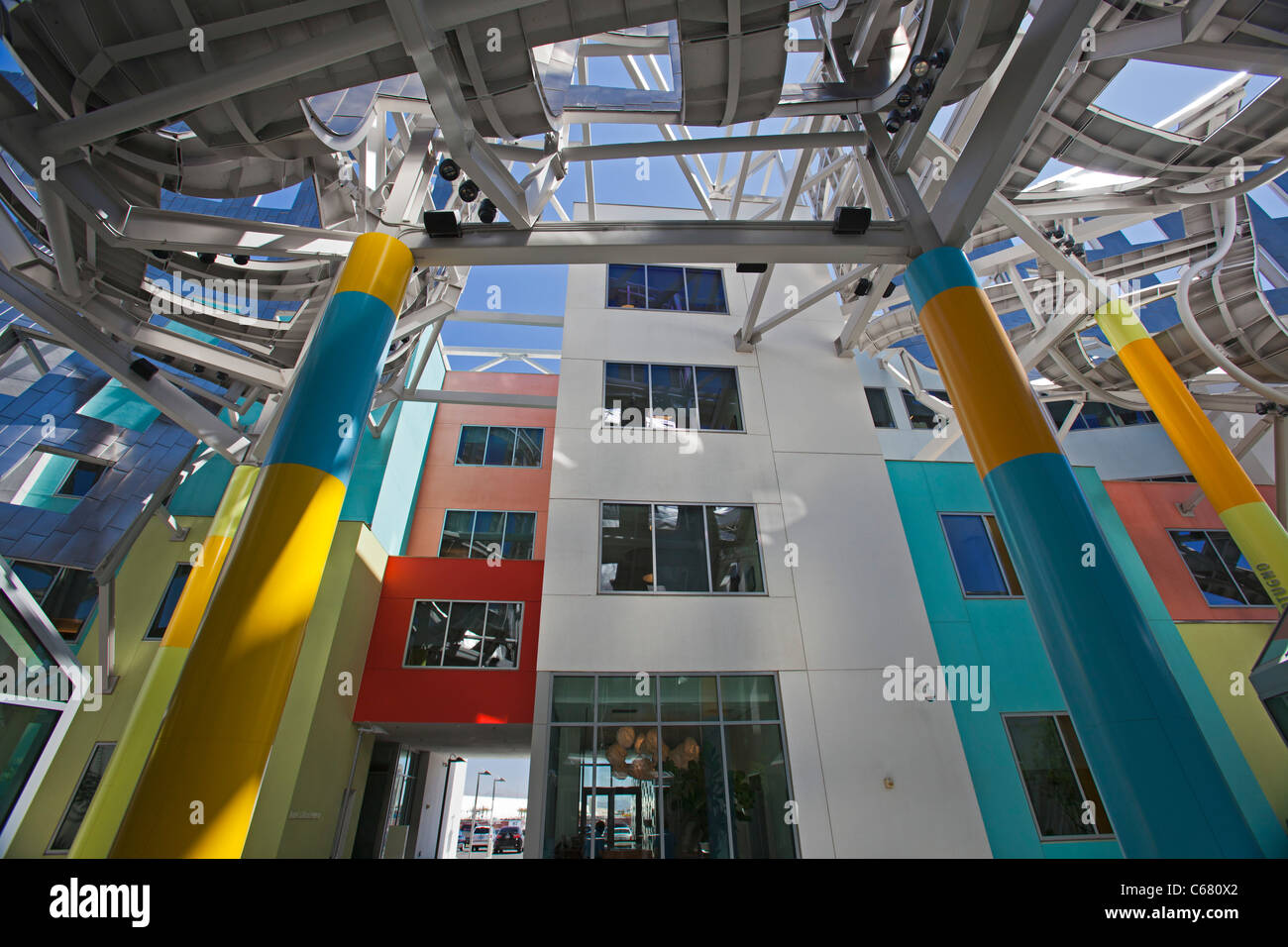 Cleveland Clinic's Lou Ruvo Center for Brain Health Stock Photo - Alamy