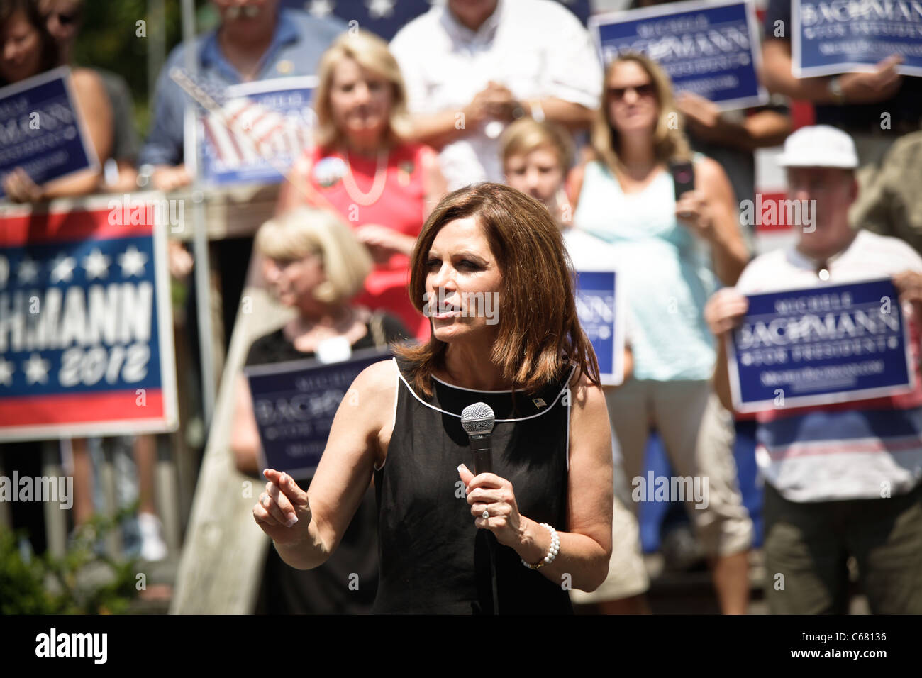 US Republican Presidential candidate Michelle Bachmann campaigns on ...