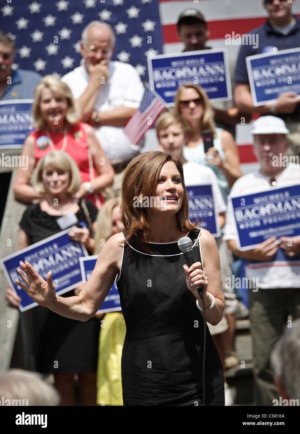 US Republican Presidential candidate Michelle Bachmann campaigns on ...