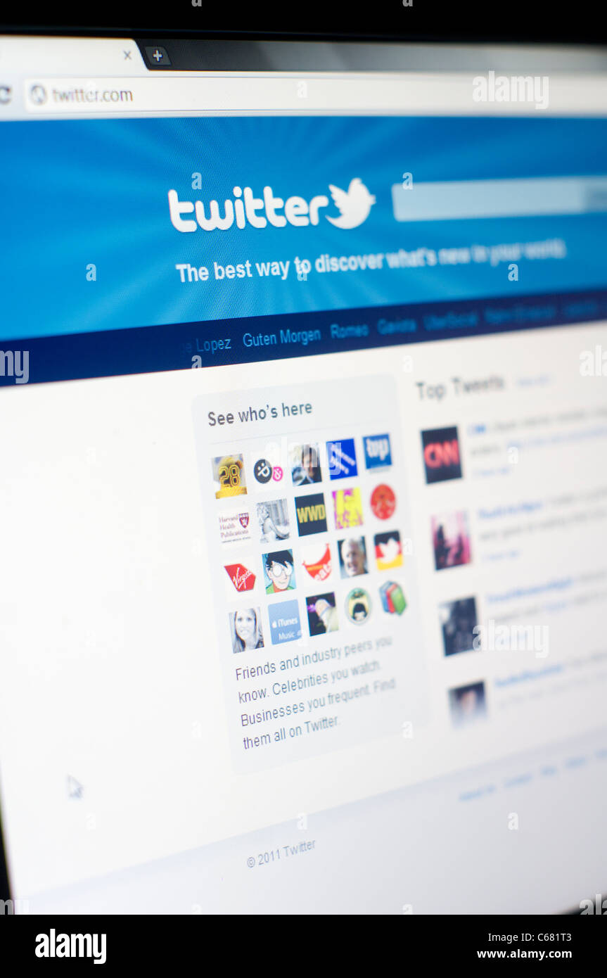 Microblogging hi-res stock photography and images - Alamy