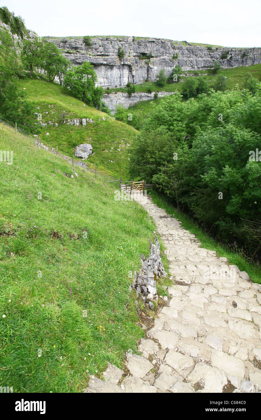 Top of malham cove hi-res stock photography and images - Alamy