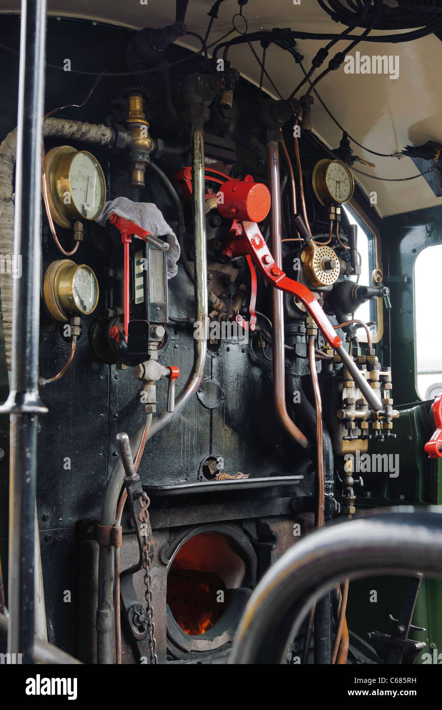 Footplate controls hi-res stock photography and images - Alamy