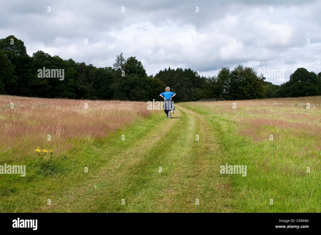 Countryside walker england hi-res stock photography and images - Alamy