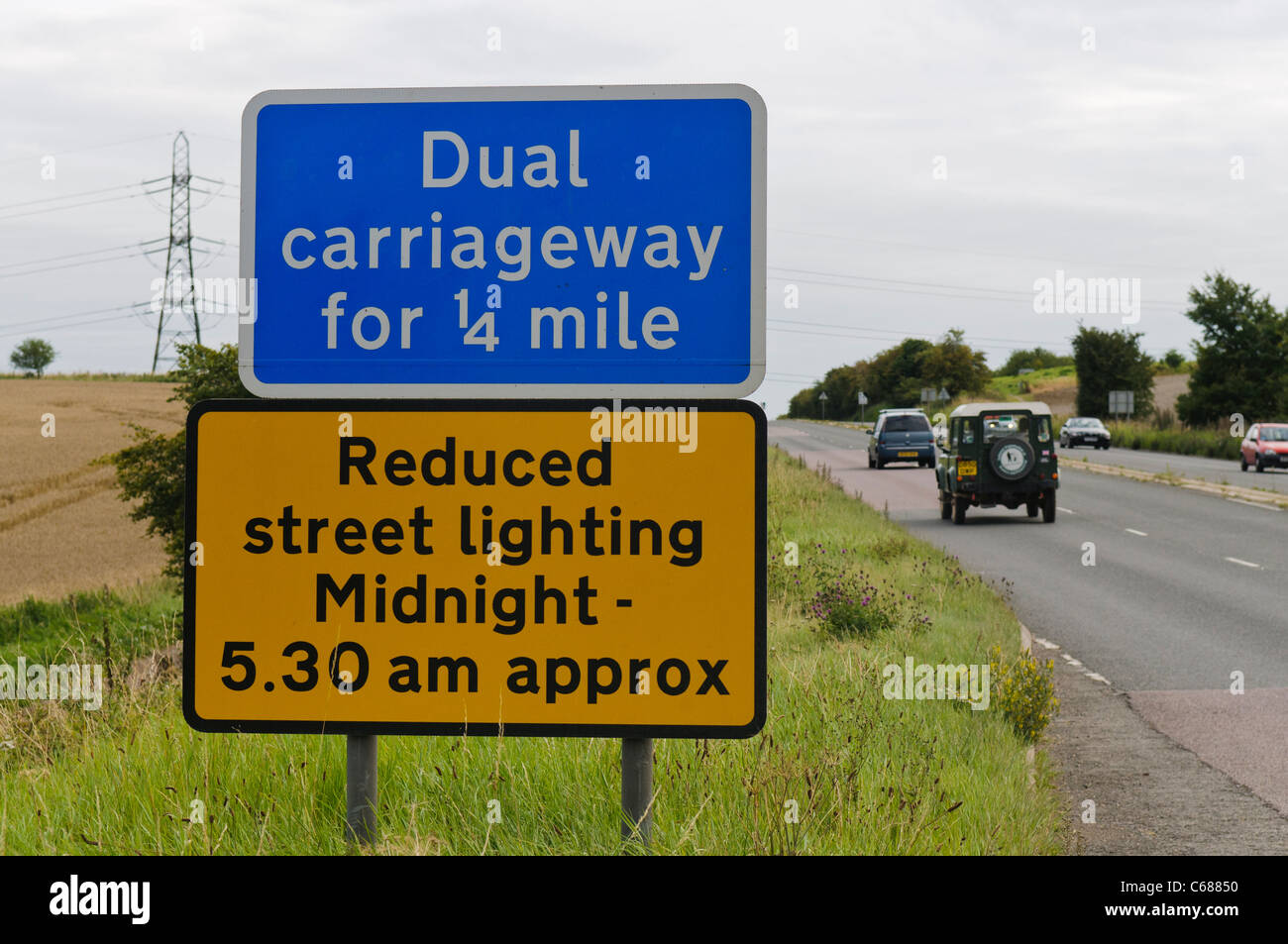 Dual carriageway sign hi-res stock photography and images - Alamy