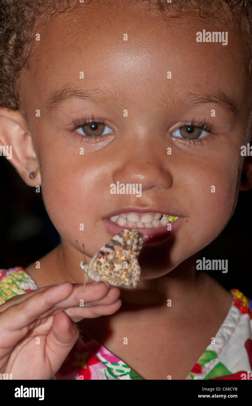 Girl butterfly hi-res stock photography and images - Alamy