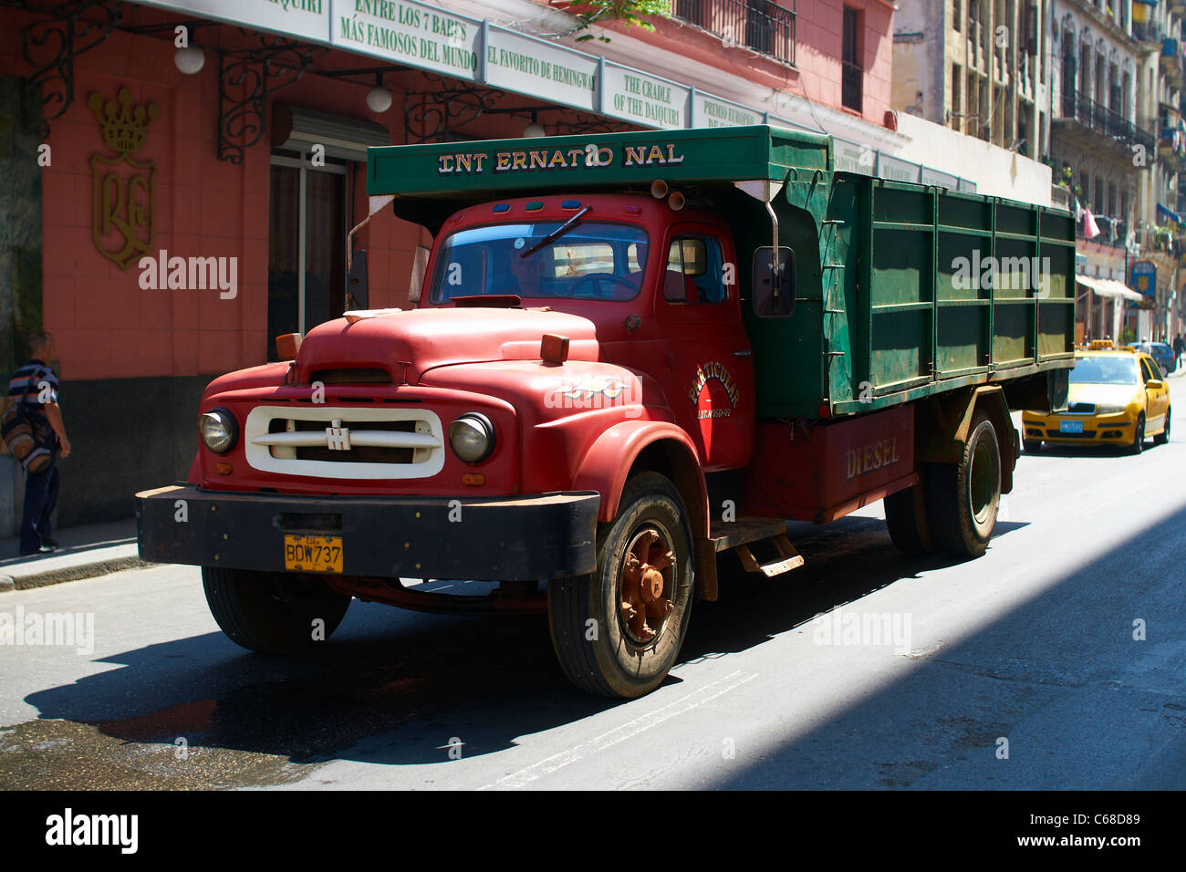 Big red truck hi-res stock photography and images - Alamy