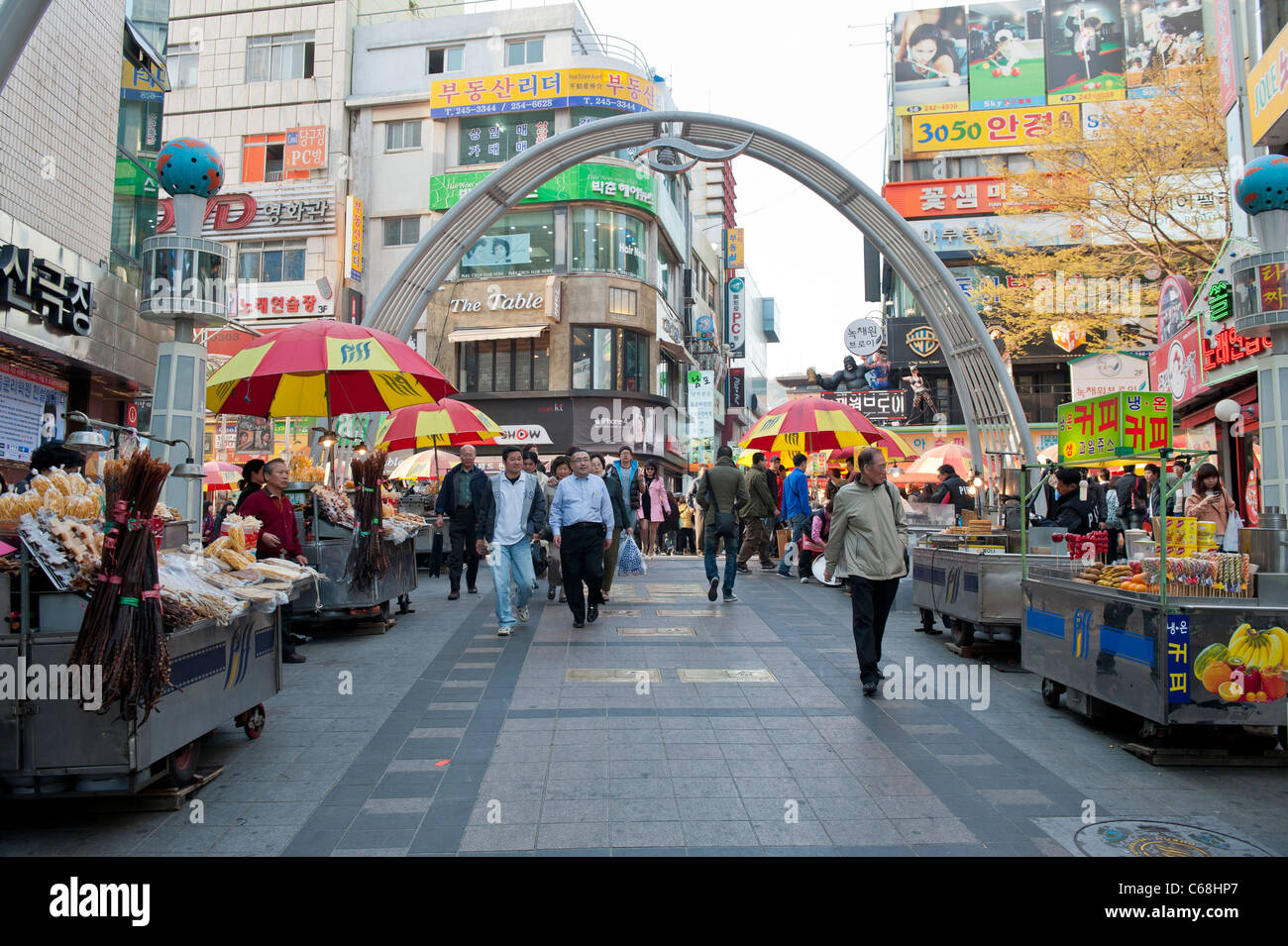 Street Food Market Stalls in the Nampo-dong area of Busan, South Korea ...