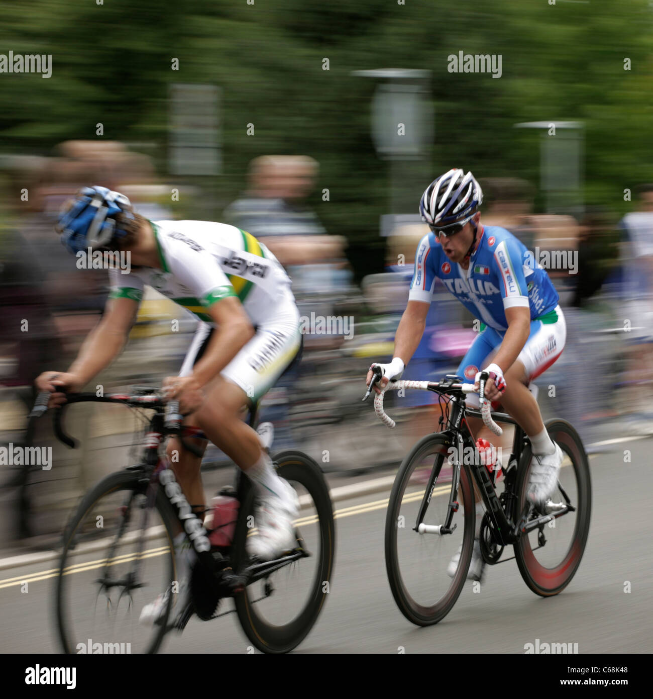 Two cyclists surrey hi-res stock photography and images - Alamy