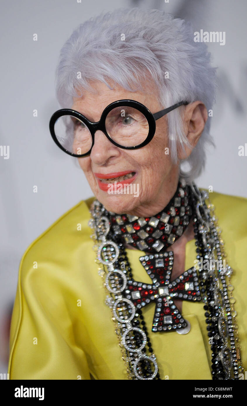 Iris apfel hi-res stock photography and images - Alamy