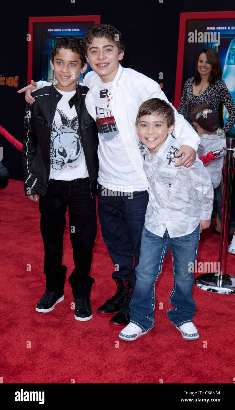 Ryan Ochoa, Robert Ochoa, Raymond Ochoa at arrivals for MARS NEEDS MOMS ...