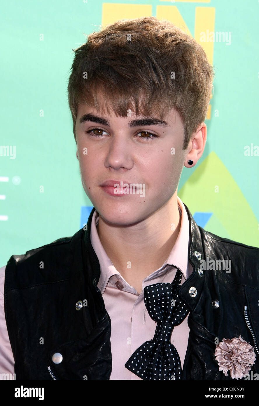 JUSTIN BIEBER TEEN CHOICE 2011 ARRIVALS LOS ANGELES CALIFORNIA USA 07 ...