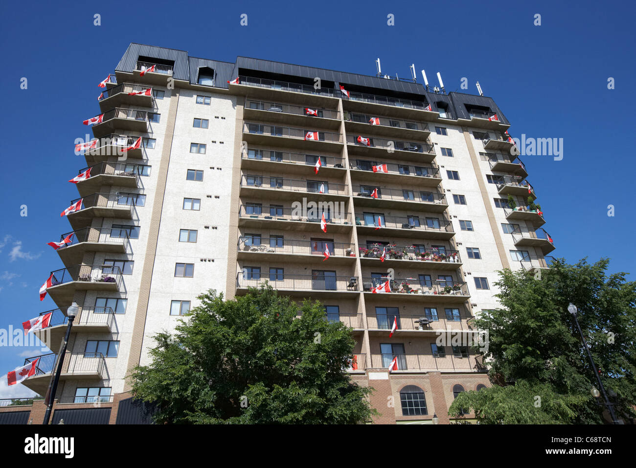 Tower block apartments hi-res stock photography and images - Alamy