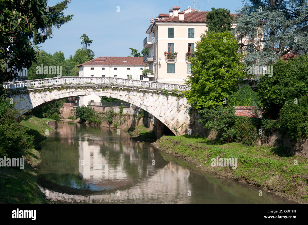 Retrone hi-res stock photography and images - Alamy