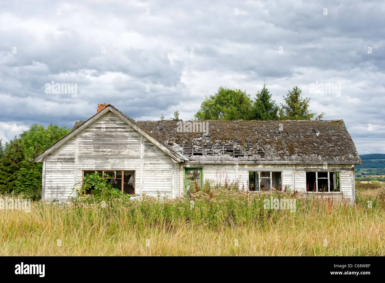 Building falling down in old hi-res stock photography and images - Alamy