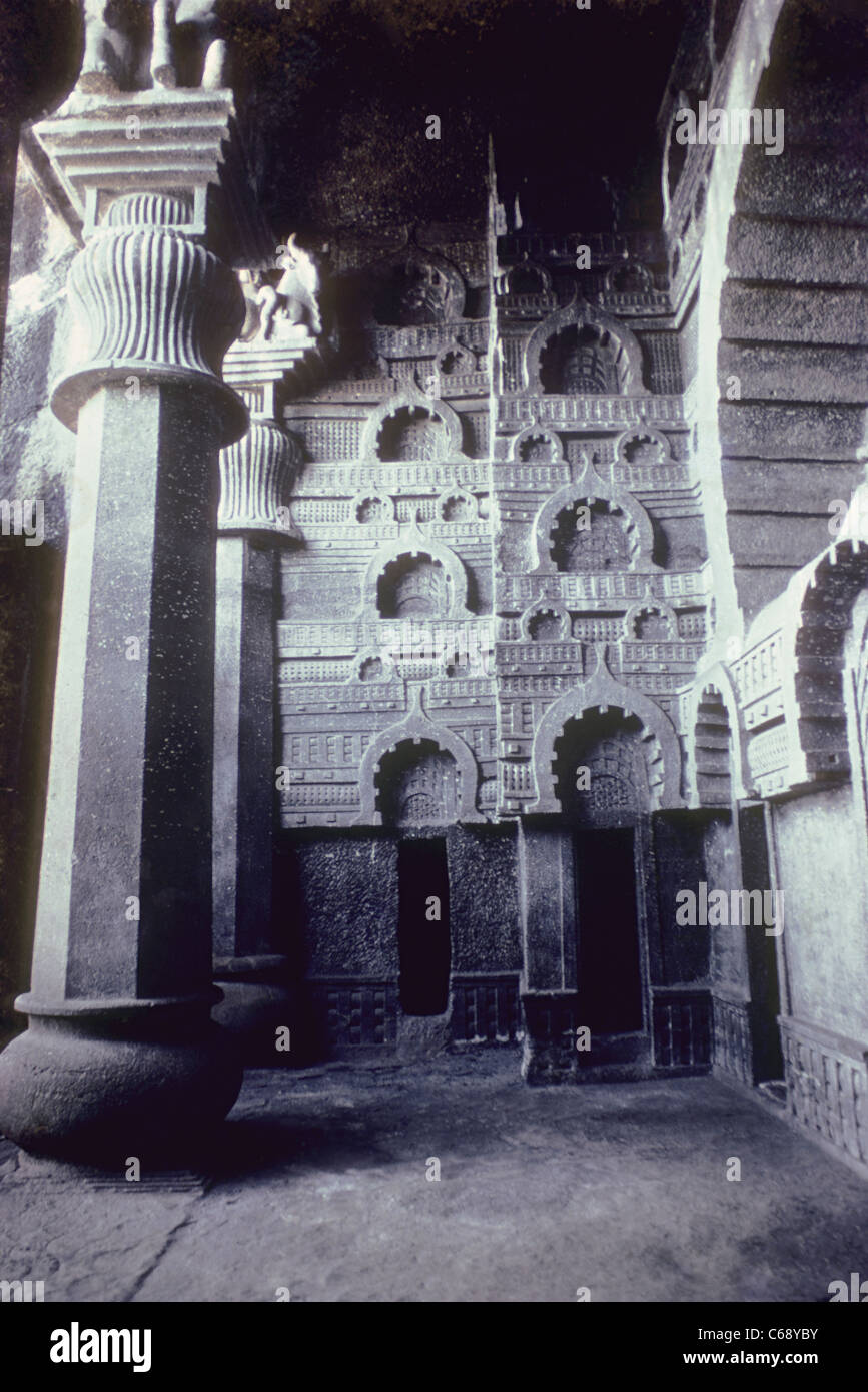 Pillared porch hi-res stock photography and images - Alamy