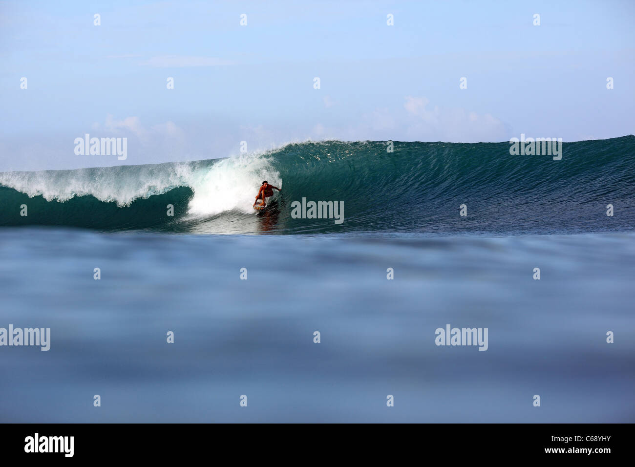 Perfect wave hi-res stock photography and images - Alamy