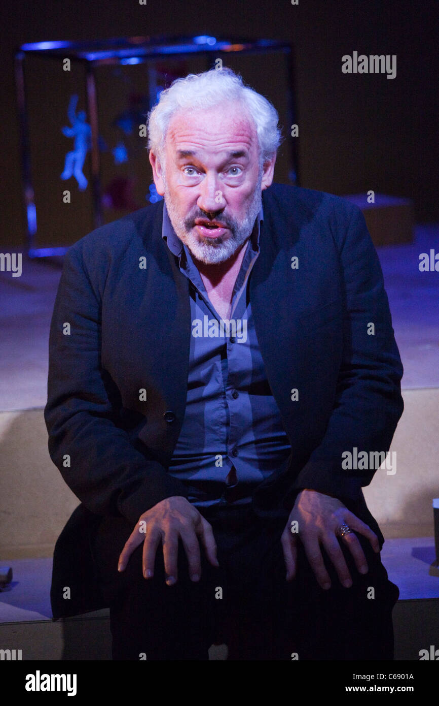Actor Simon Callow performing in the one-man play "Being Shakespeare ...