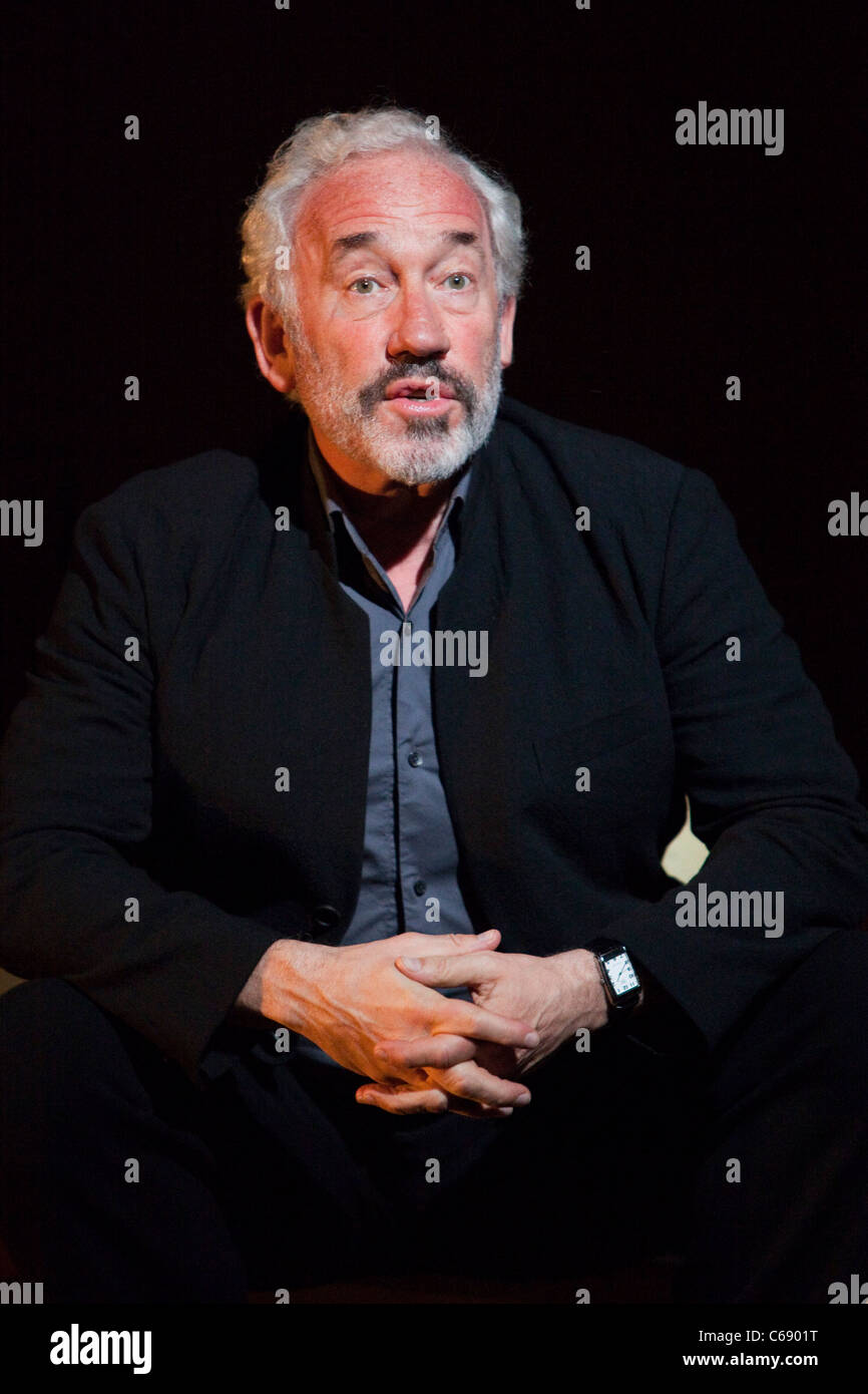 Actor Simon Callow performing in the one-man play "Being Shakespeare ...