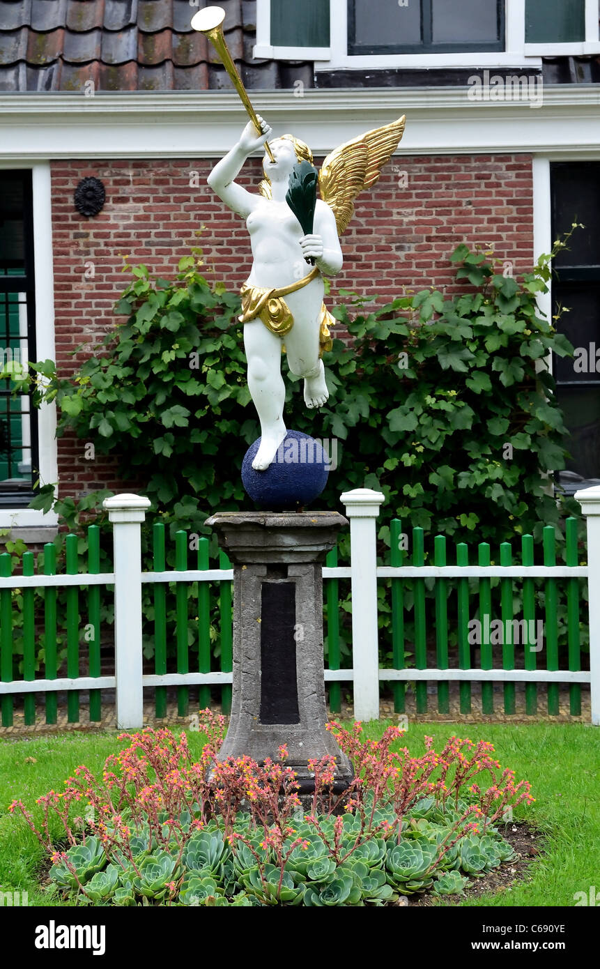 Open air statue hi-res stock photography and images - Alamy