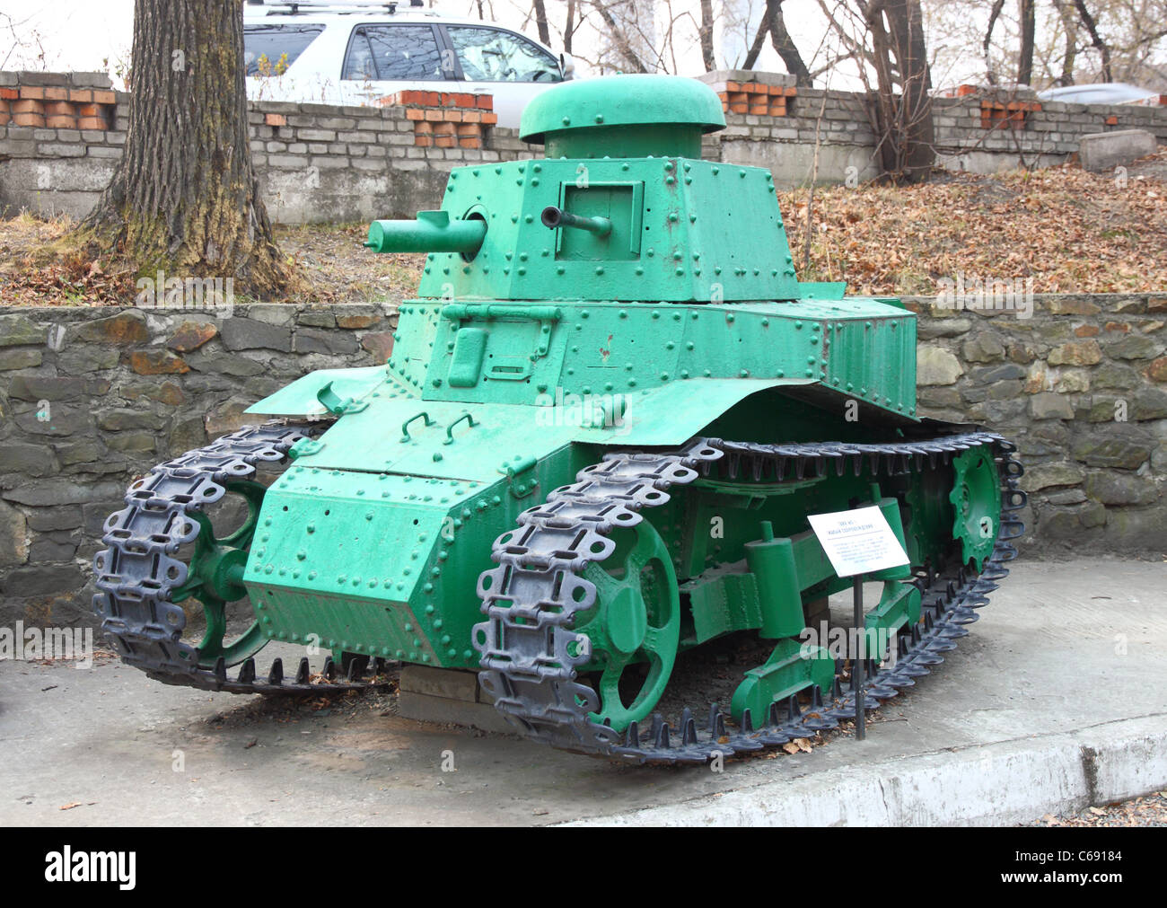 Battle tanks missile hi-res stock photography and images - Alamy