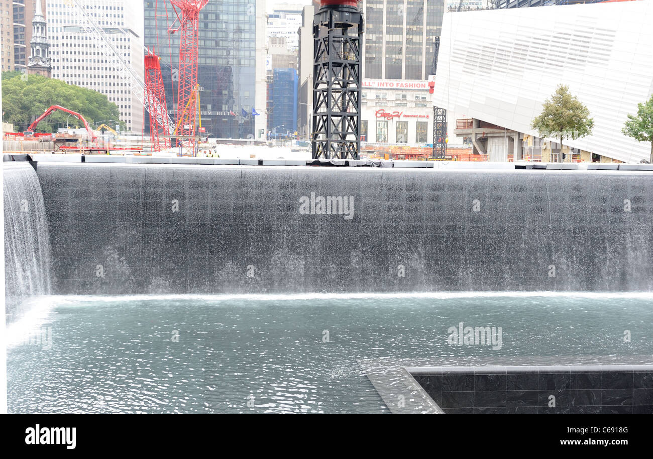 Reflecting pool national september 11 hi-res stock photography and ...