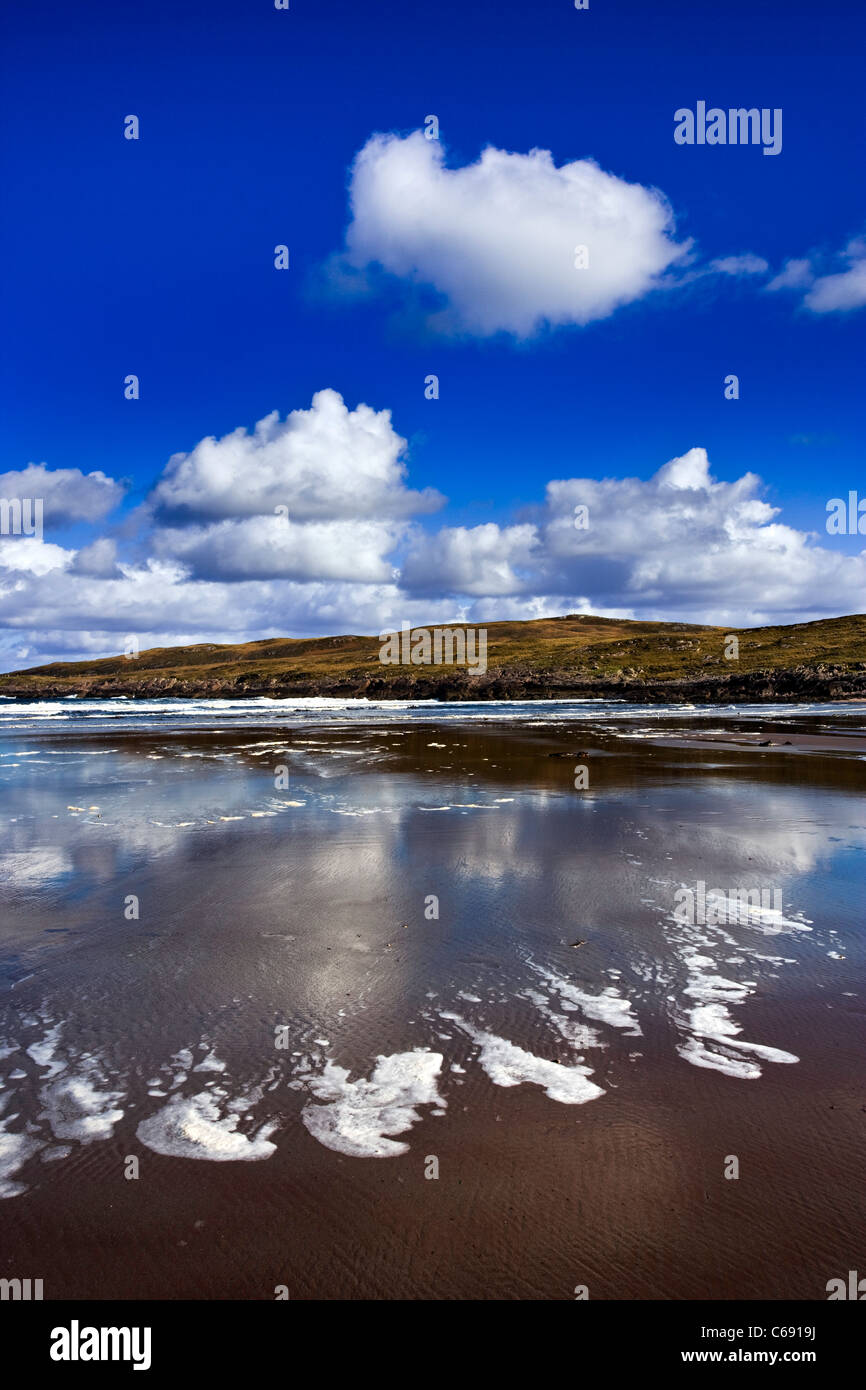 Deep blue bay hi-res stock photography and images - Alamy