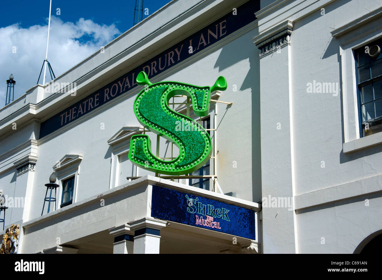 Shrek the musical hi-res stock photography and images - Alamy