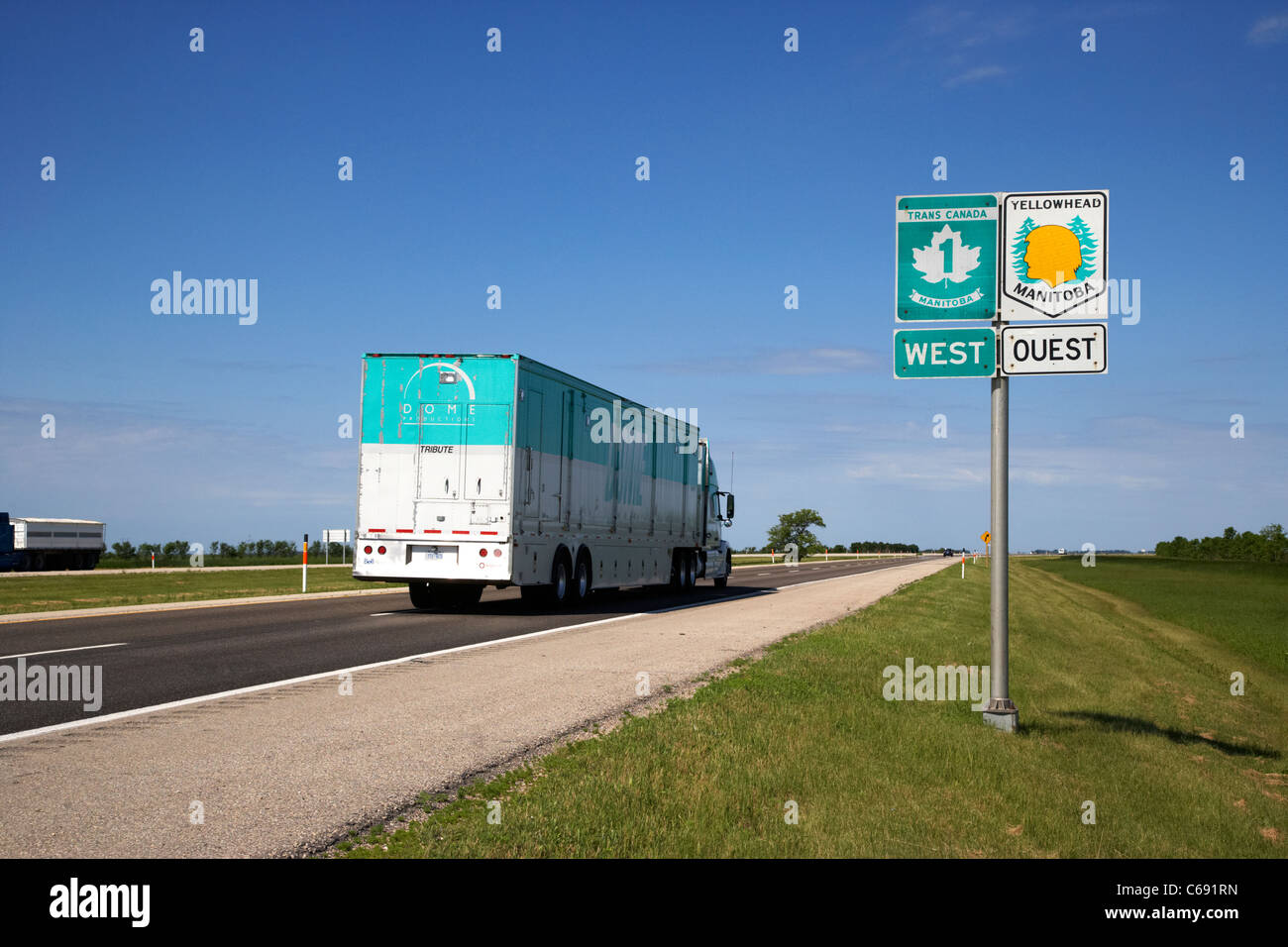 Semi trailer hi-res stock photography and images - Alamy