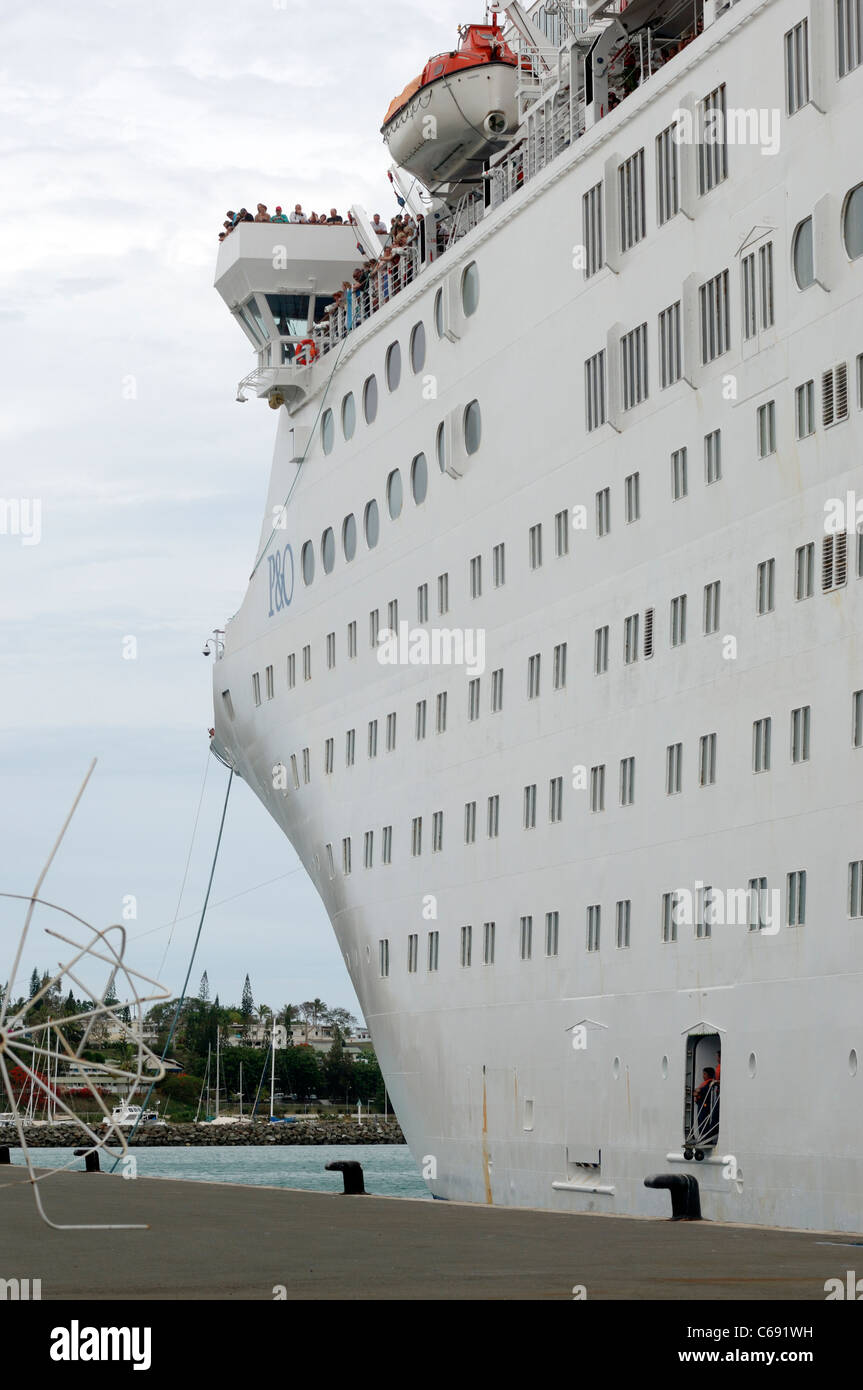 Traditional ceremony for cruise ship arrival Stock Photo - Alamy