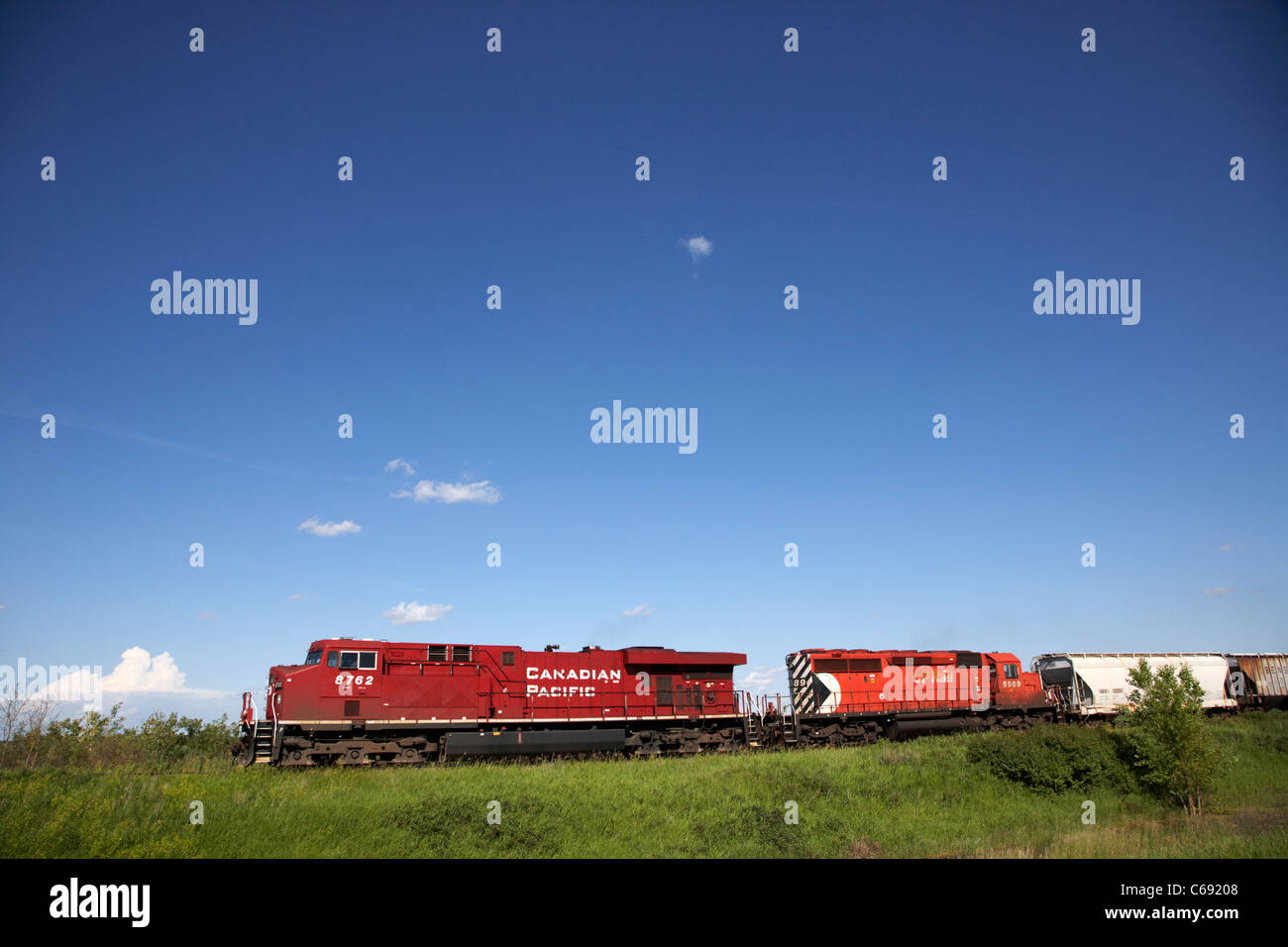Canadian train hi-res stock photography and images - Alamy