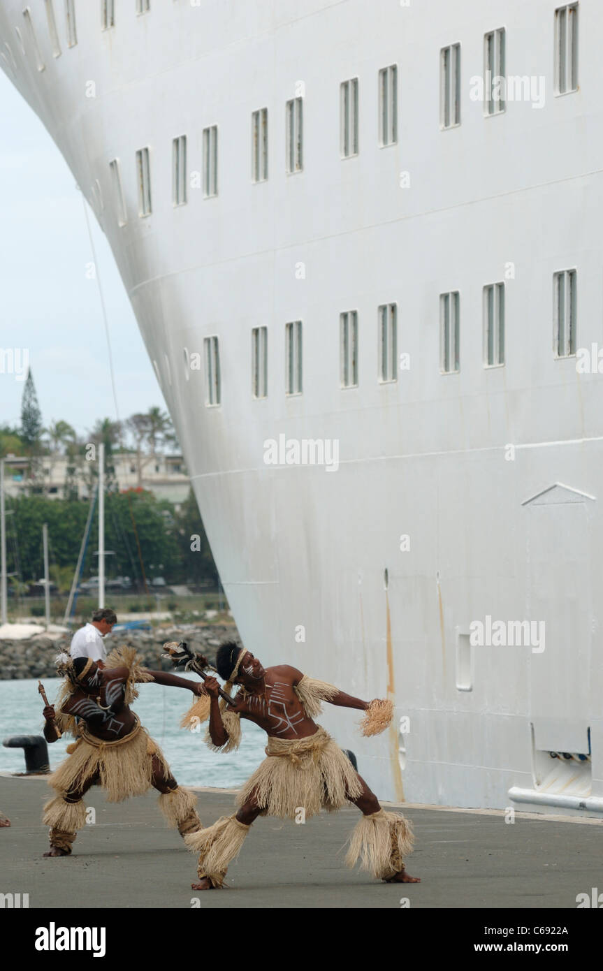 Traditional ceremony for cruise ship arrival Stock Photo - Alamy