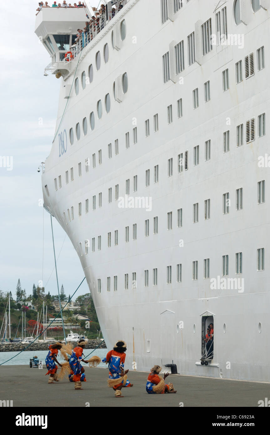 Traditional ceremony for cruise ship arrival Stock Photo - Alamy