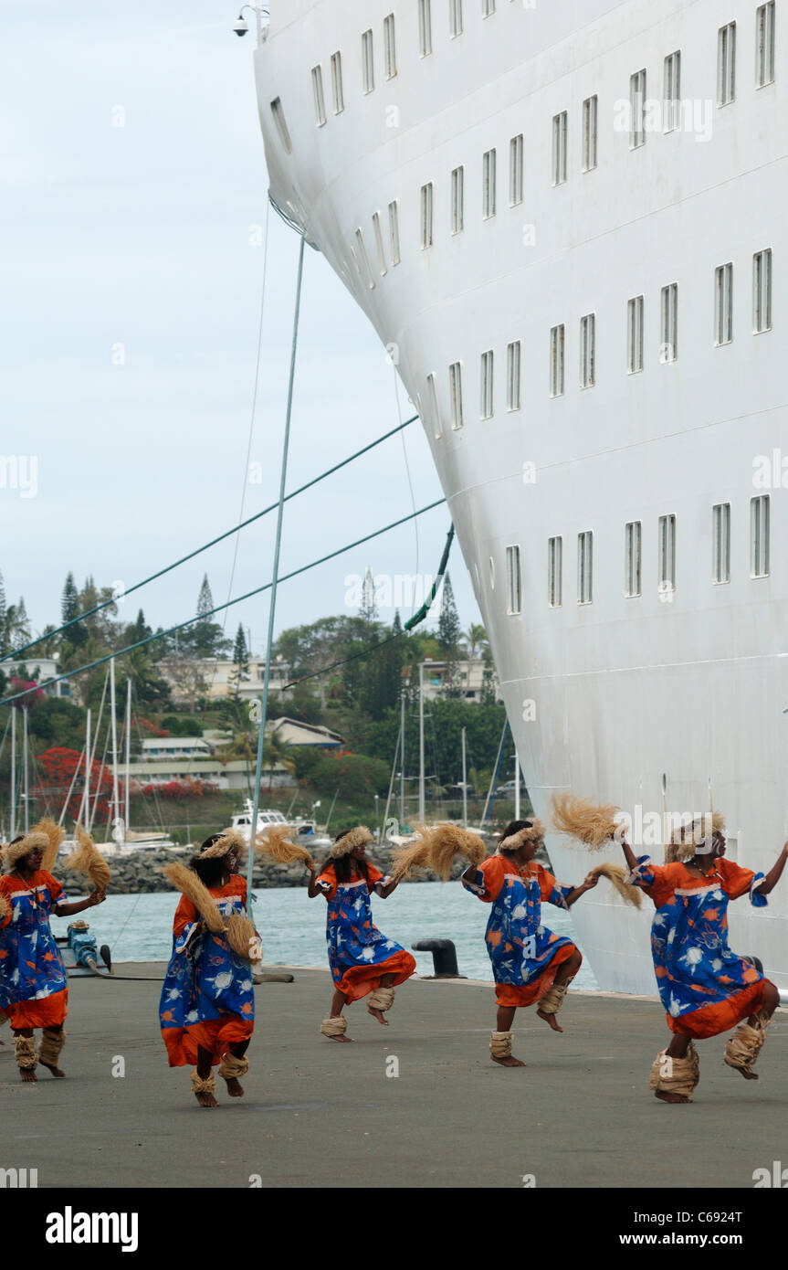 Traditional ceremony for cruise ship arrival Stock Photo - Alamy