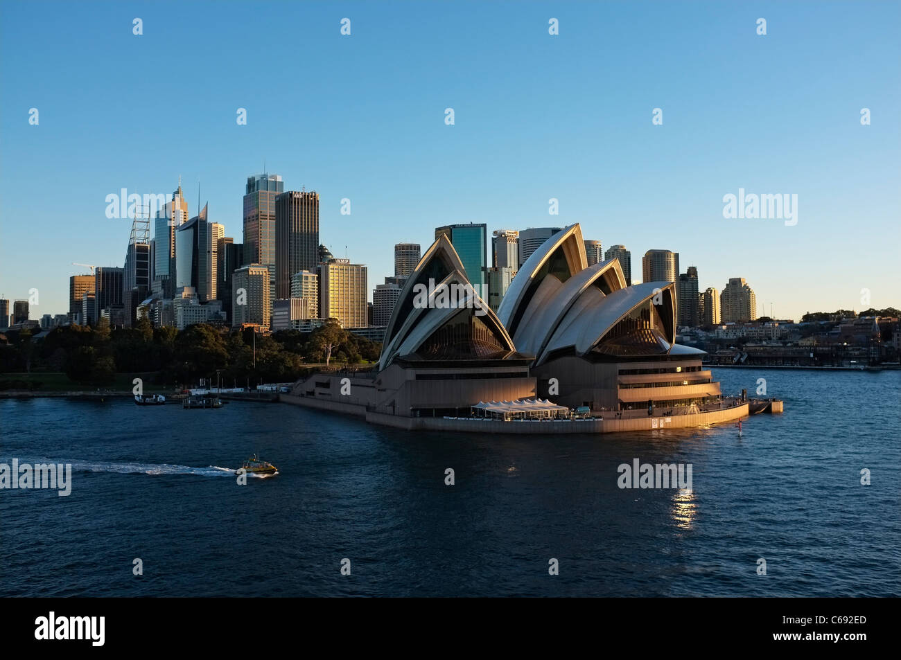 Sydney opera house sunset hi-res stock photography and images - Alamy
