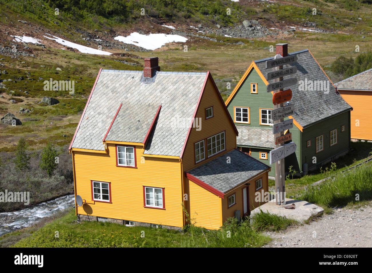 Norwegian house of colors in the mountains Stock Photo - Alamy