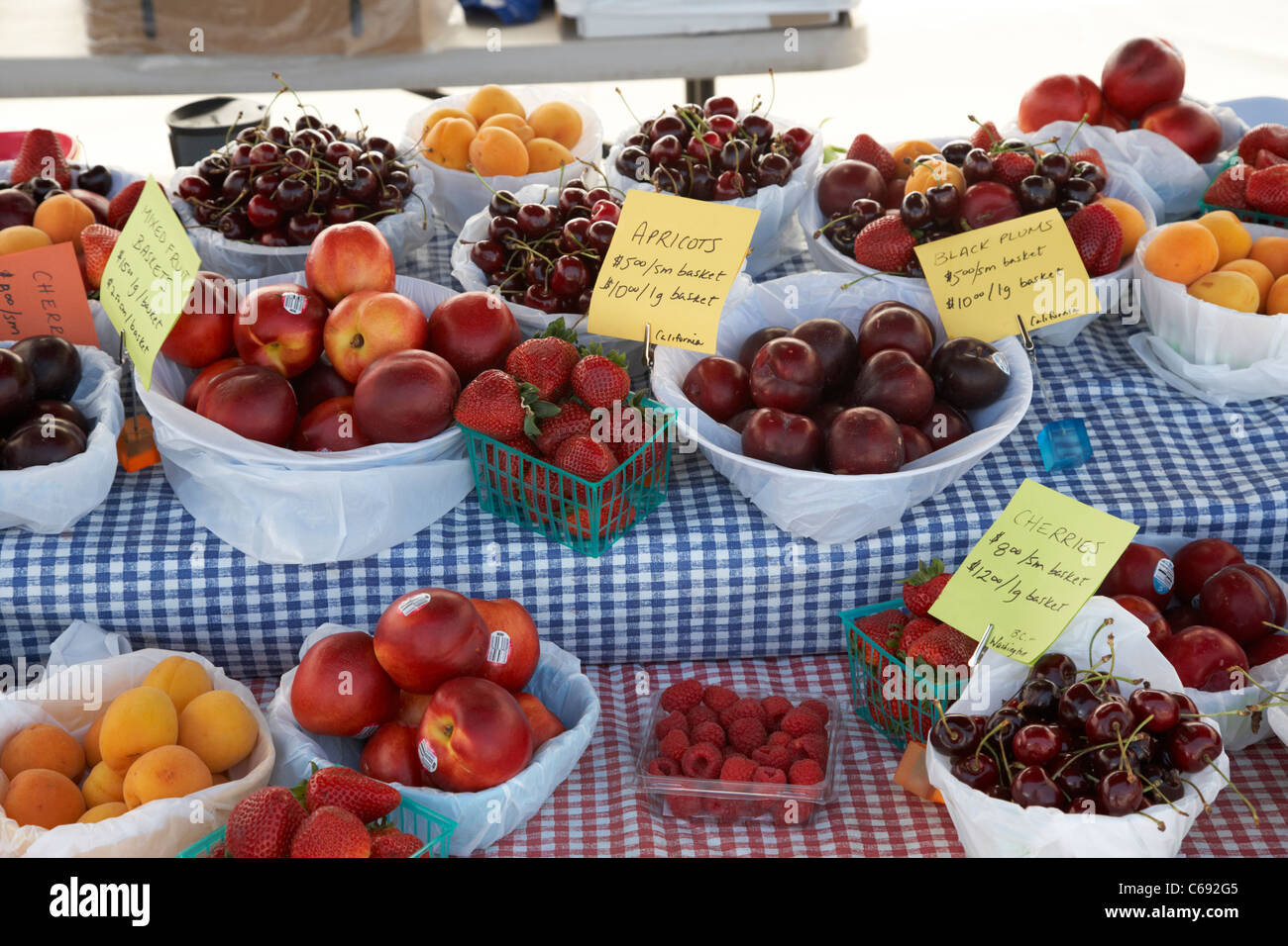 Canadian fresh produce fruit hi-res stock photography and images - Alamy