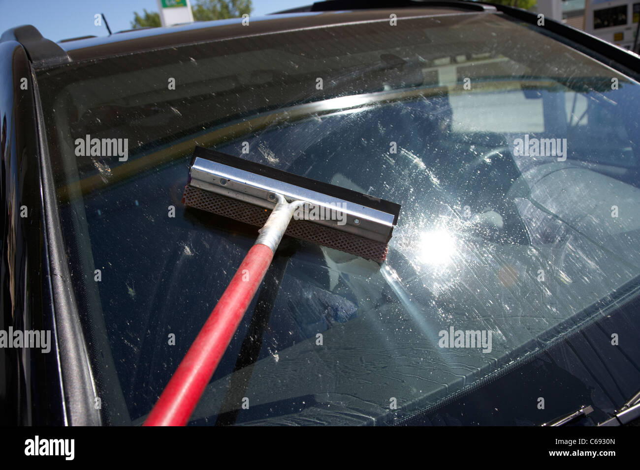 Dead splattered bugs windshield hi-res stock photography and images - Alamy