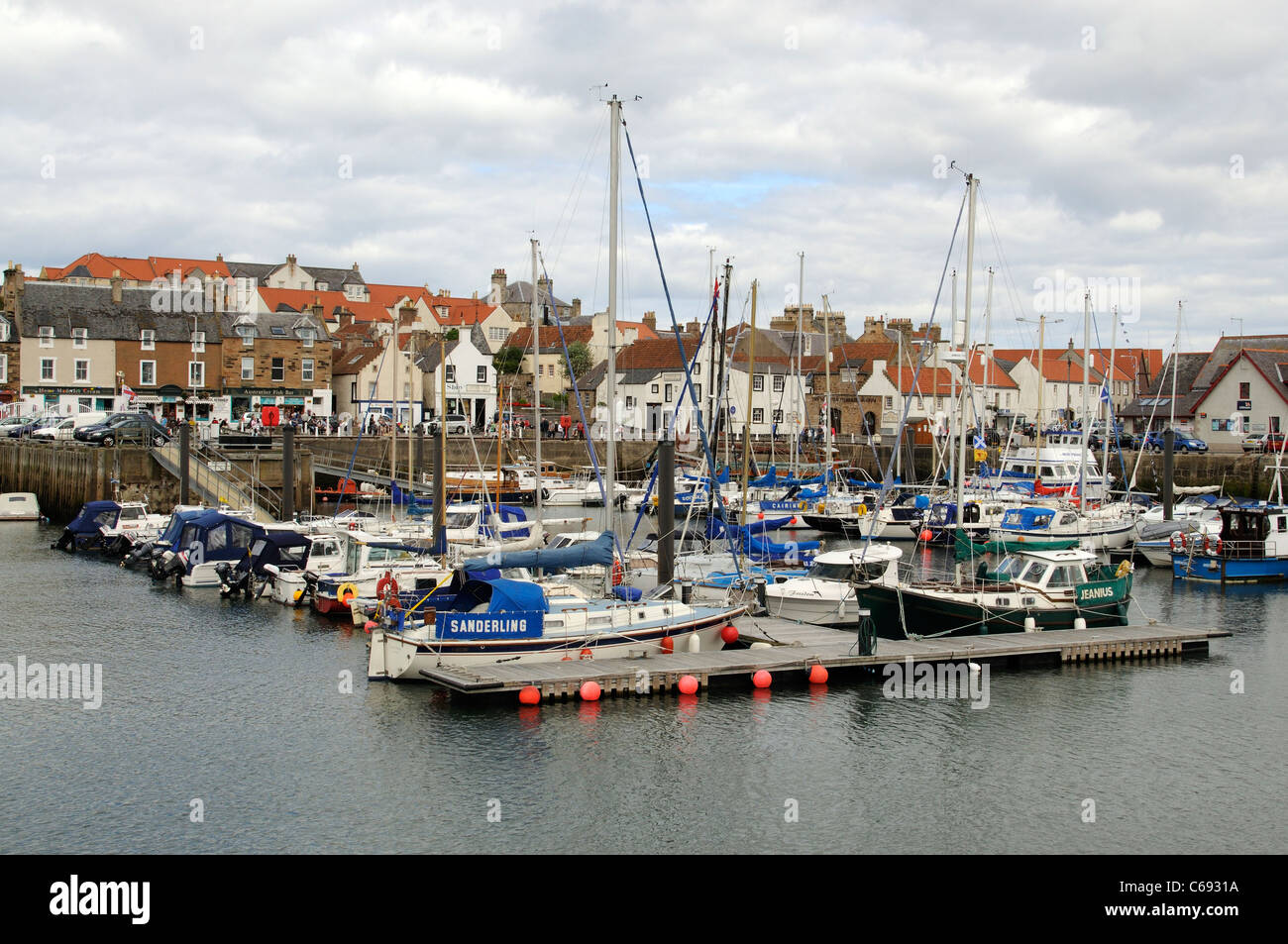 Scottish harbours hi-res stock photography and images - Alamy
