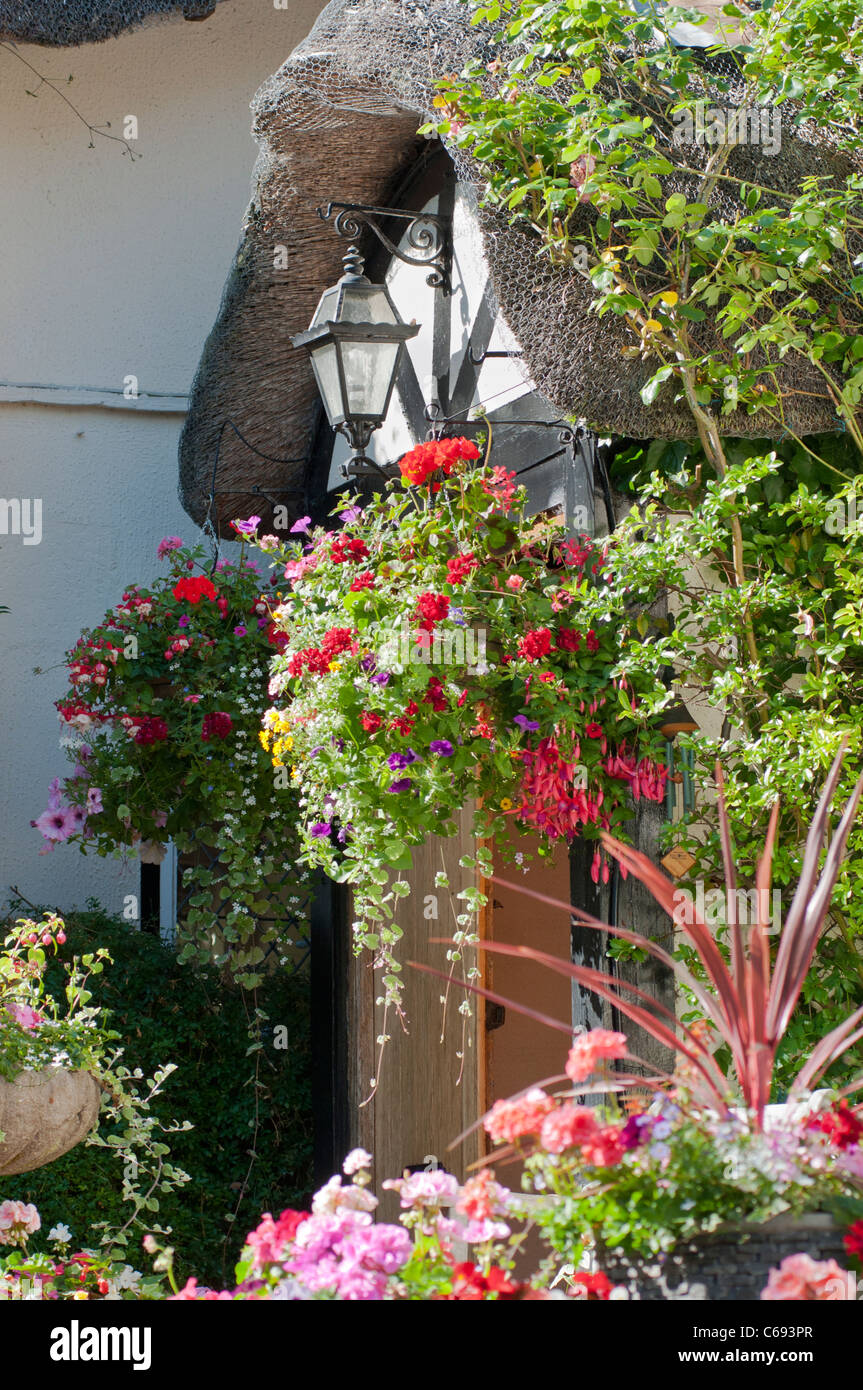 Hanging baskets uk village High Resolution Stock Photography and Images ...