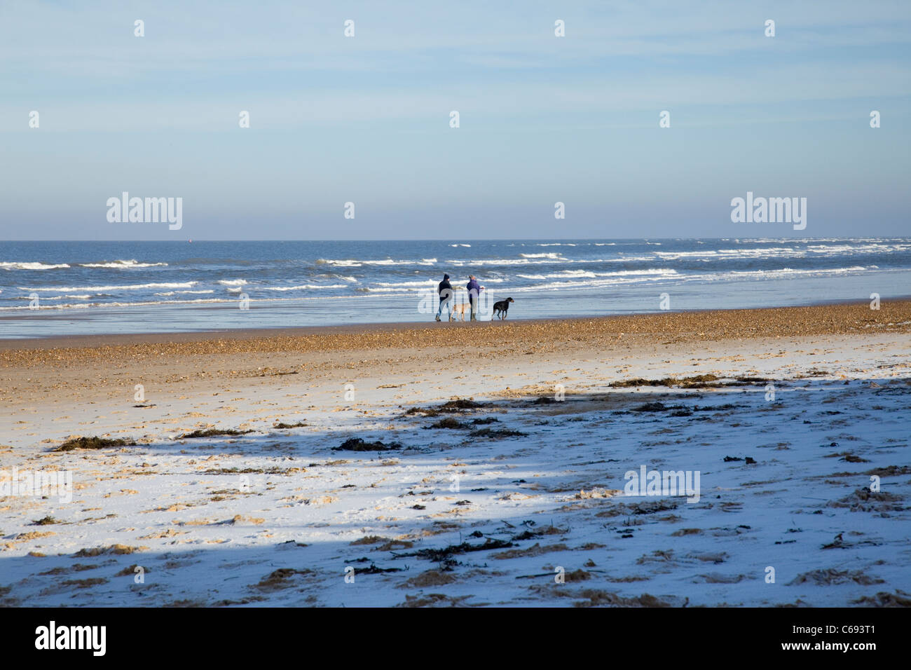 Holkham Beach in winter with frost / snow (boxing day 2010 Stock Photo ...