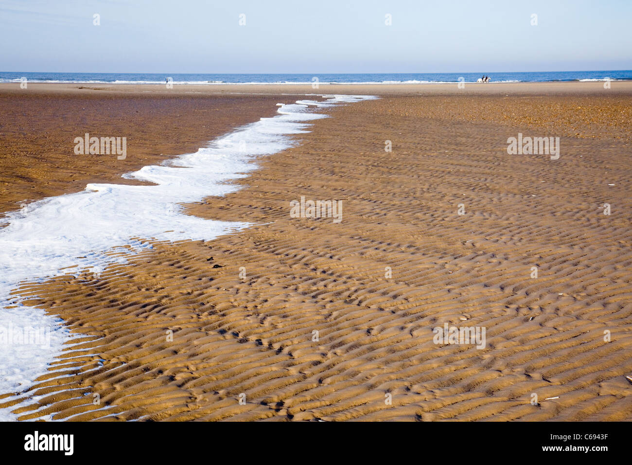 Holkham Beach in winter with frost / snow (boxing day 2010 Stock Photo ...