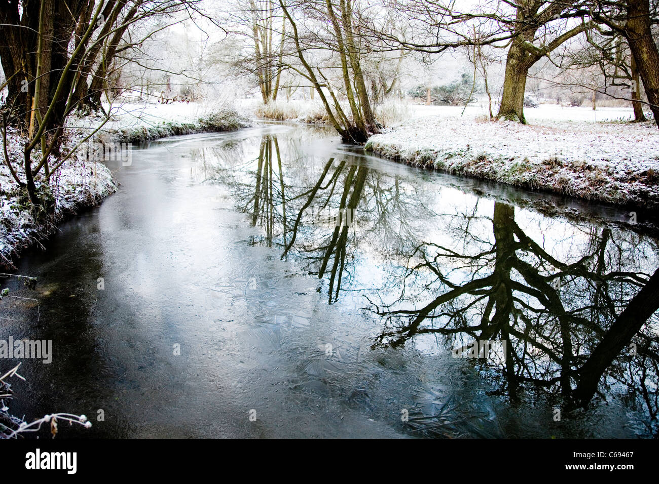 Icy River in winter (River Tas, Norfolk, UK Stock Photo - Alamy