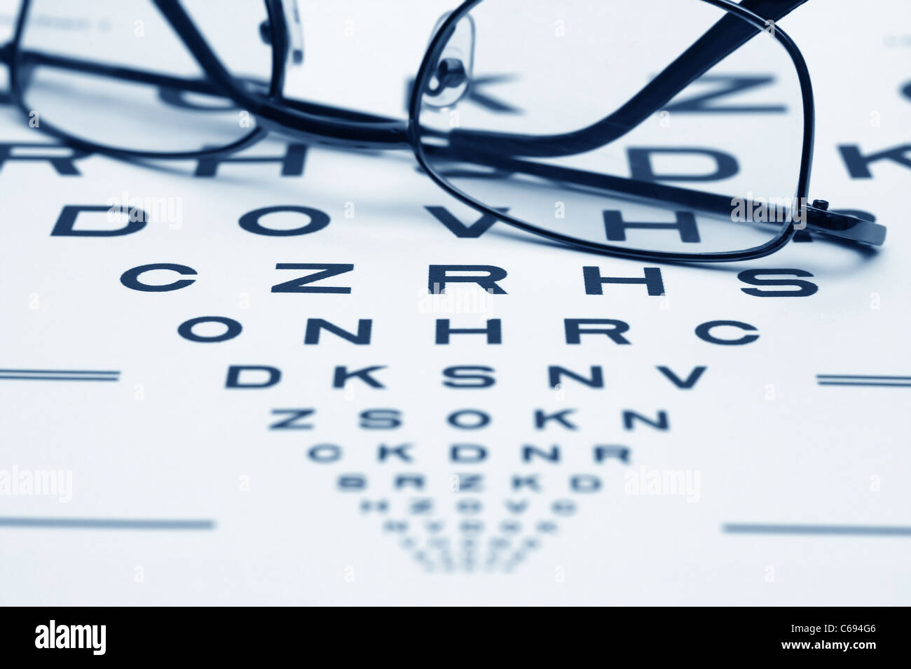 Eye test chart hi-res stock photography and images - Alamy