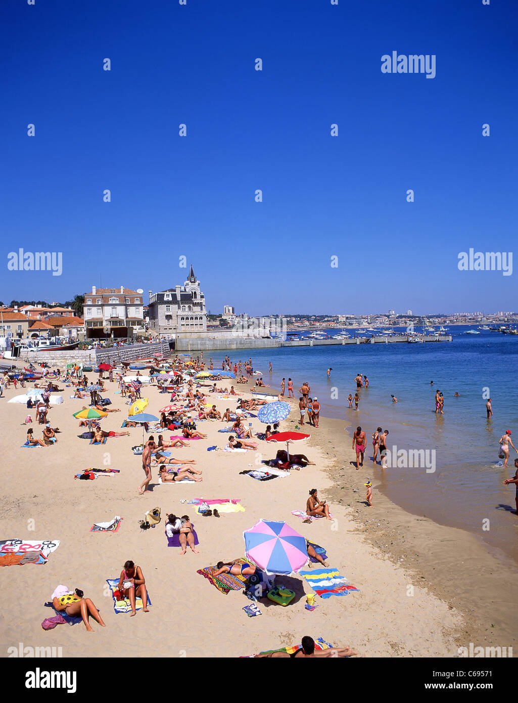 Ribeira de cascais beach hi-res stock photography and images - Alamy