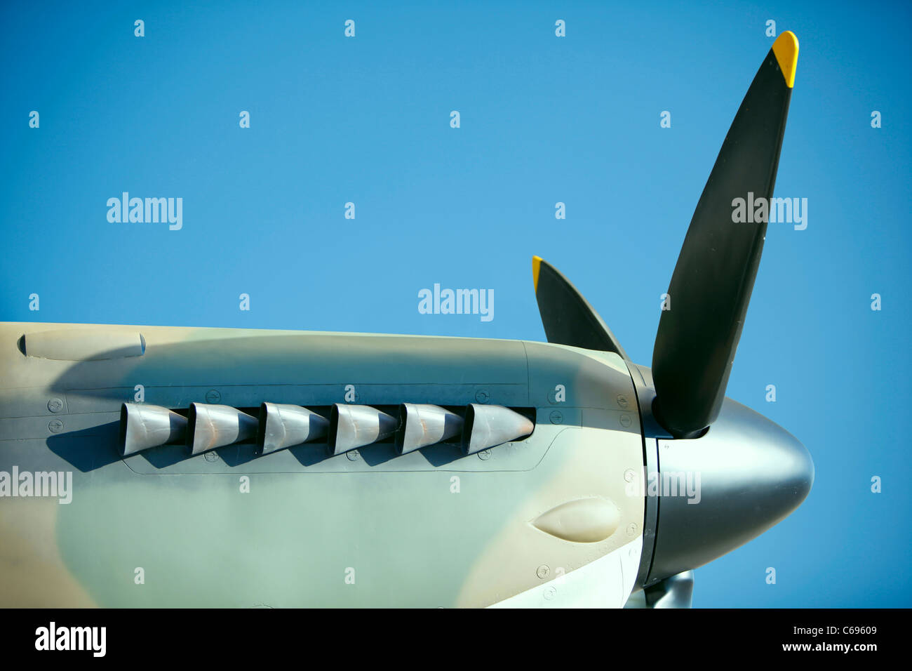 Spitfire Mk I propeller, V12 engine and exhaust pipe Stock Photo - Alamy