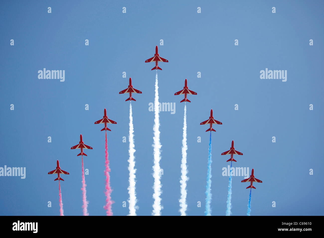 Red arrow formation hi-res stock photography and images - Alamy