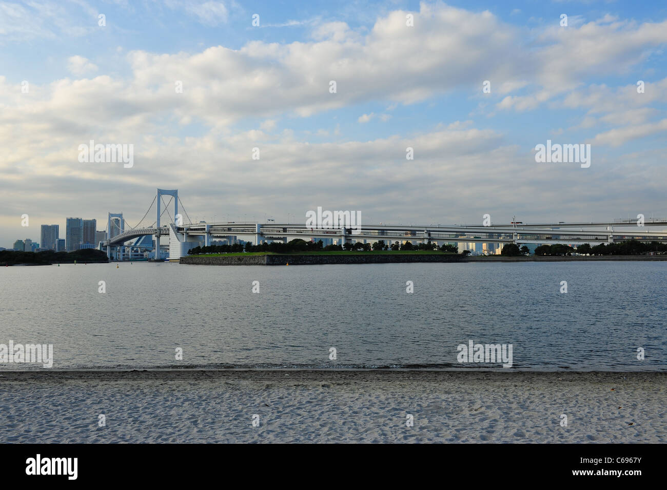 Tokyo bay boats hi-res stock photography and images - Alamy
