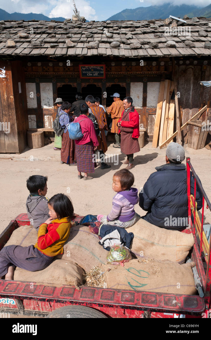 Local farmers in Phobjikha valley. Bhutan Stock Photo - Alamy